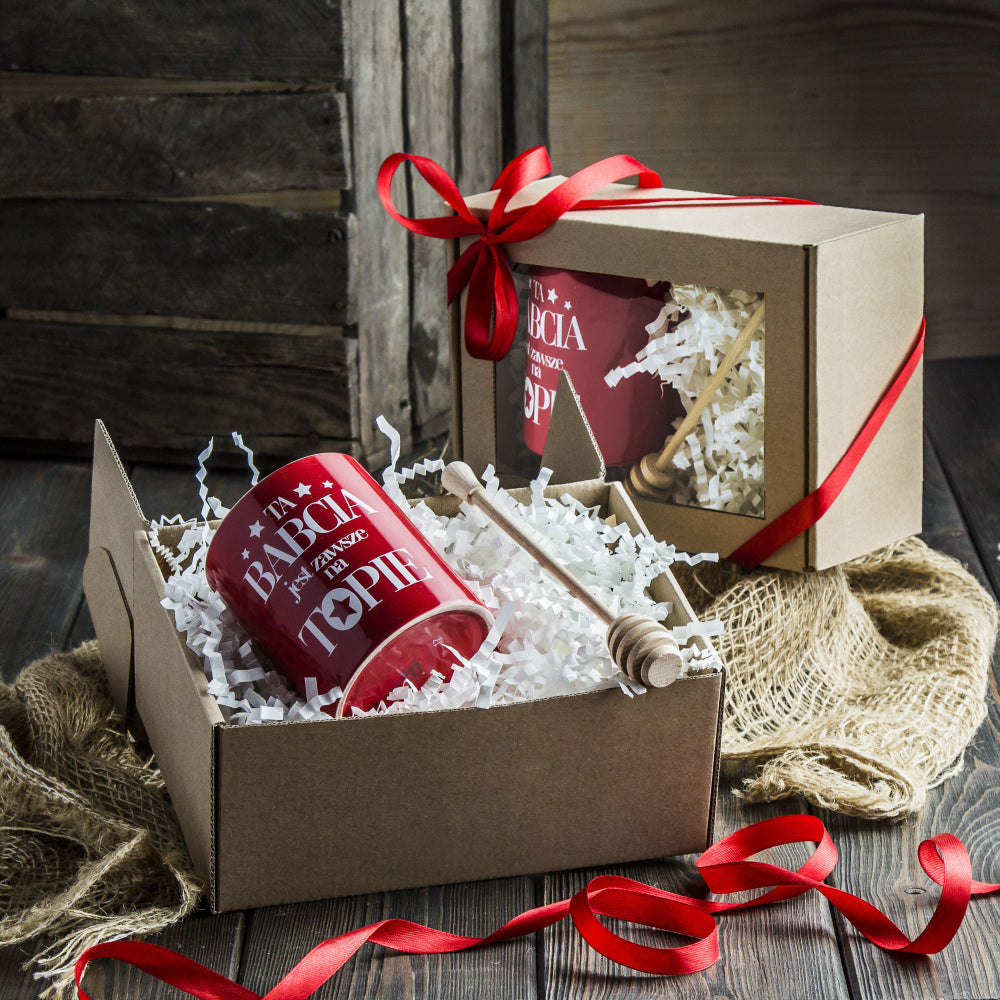 Red Mug with Honey Dipper Stick - Ta Babcia jest zawsze na TOPIE - 300 ...